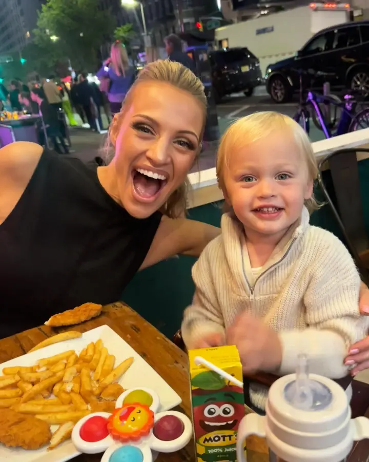 Carley Shimkus: Age, Height, Wiki, Bio, Net Worth, and Husband | GMRU